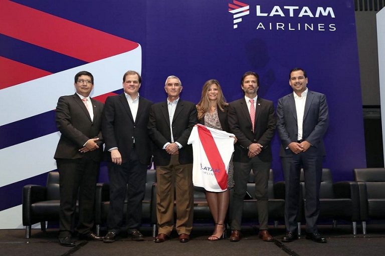 Latam Airlines fue elegida aerolínea oficial de la selección peruana de ...