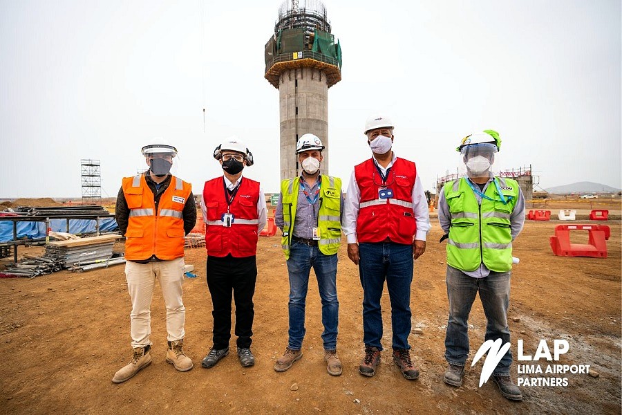 Inspeccionan obras de la nueva torre de control del aeropuerto Jorge ...