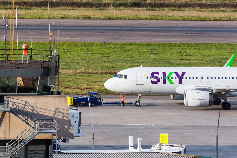 Aerolínea Sky lanza nueva función de check-in automático – Turiweb